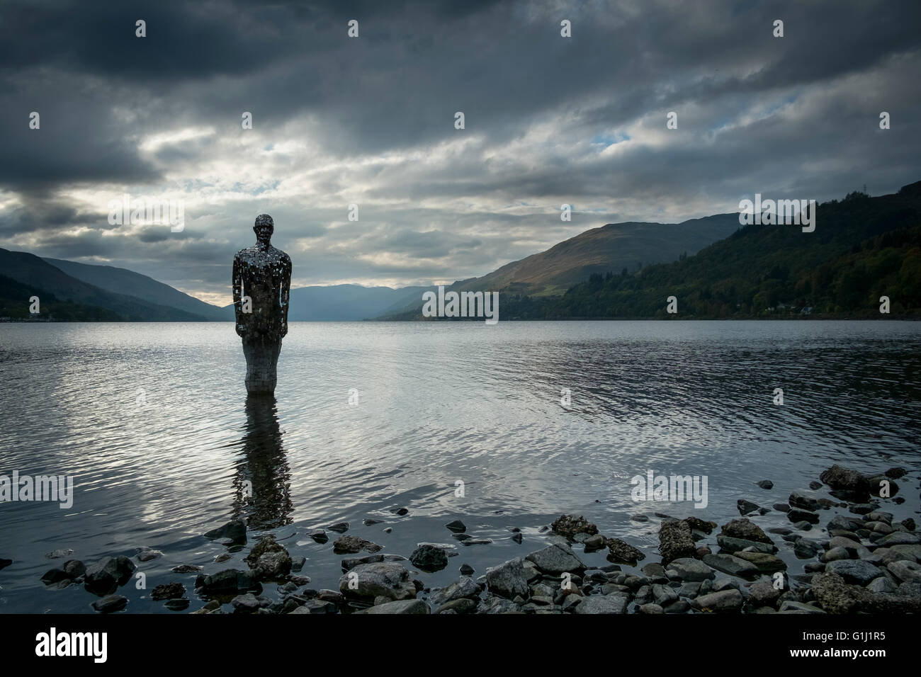 Loch earn statue hi-res stock photography and images - Alamy