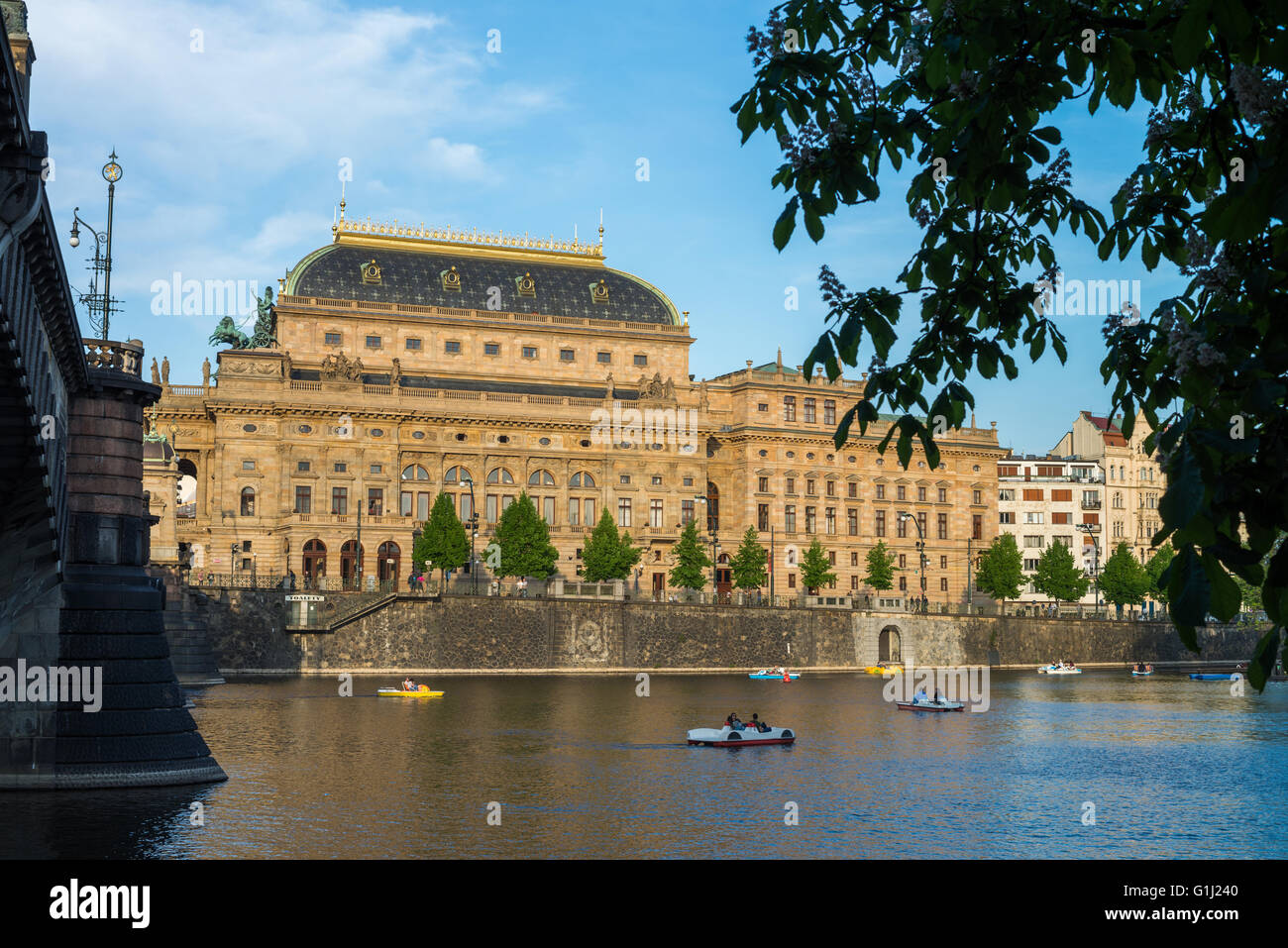 Divadlo palace hi-res stock photography and images - Alamy