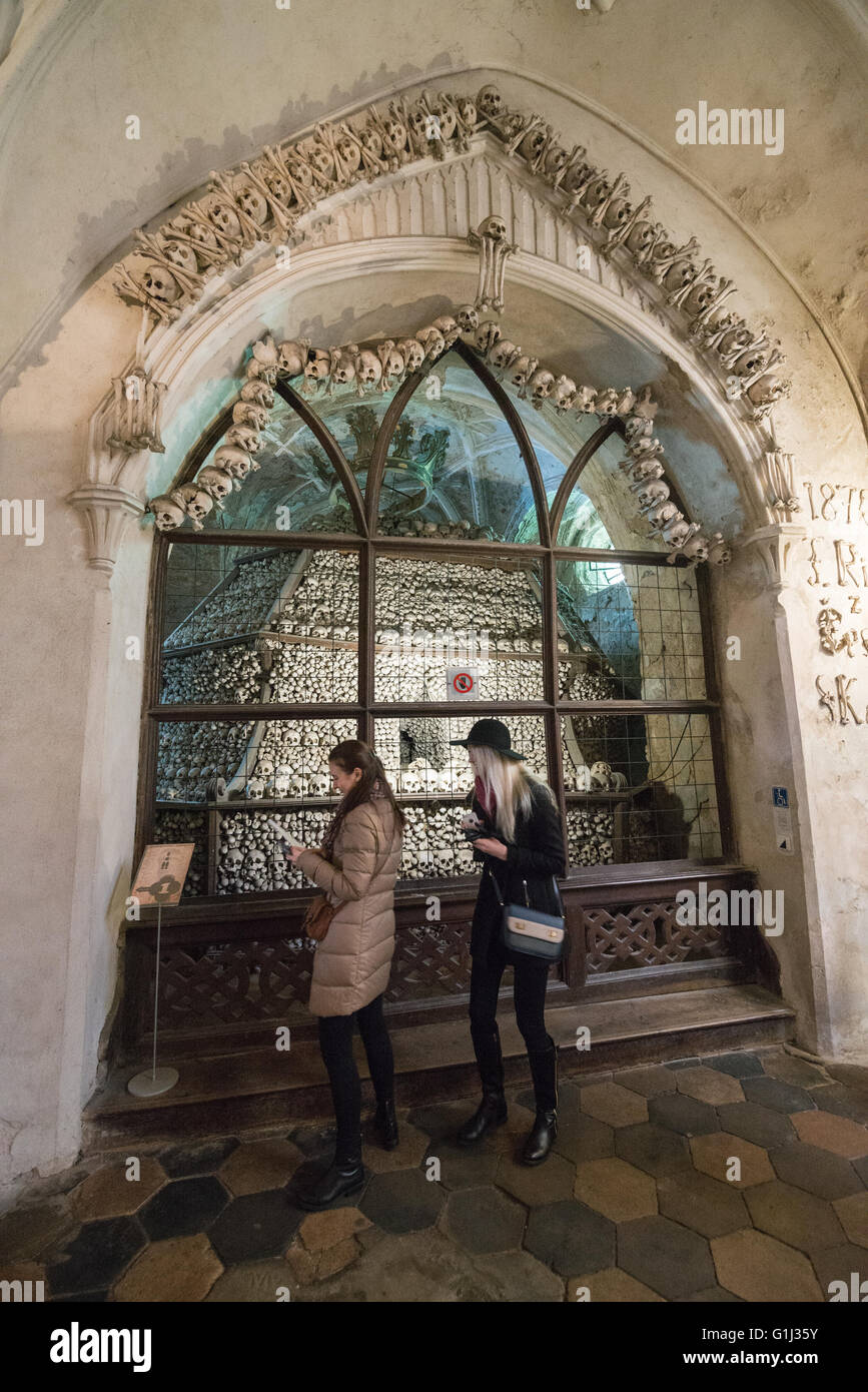 Woman inside old cemetery hi-res stock photography and images - Alamy