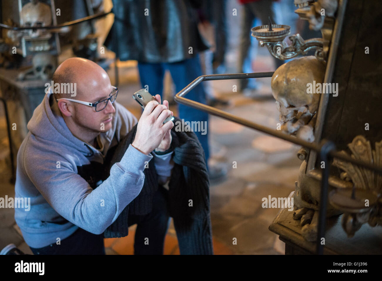 Woman inside old cemetery hi-res stock photography and images - Alamy