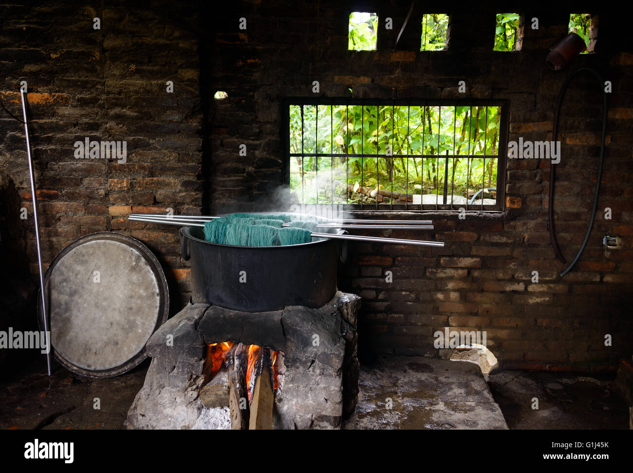 Dyeing fabric factory hi-res stock photography and images - Alamy