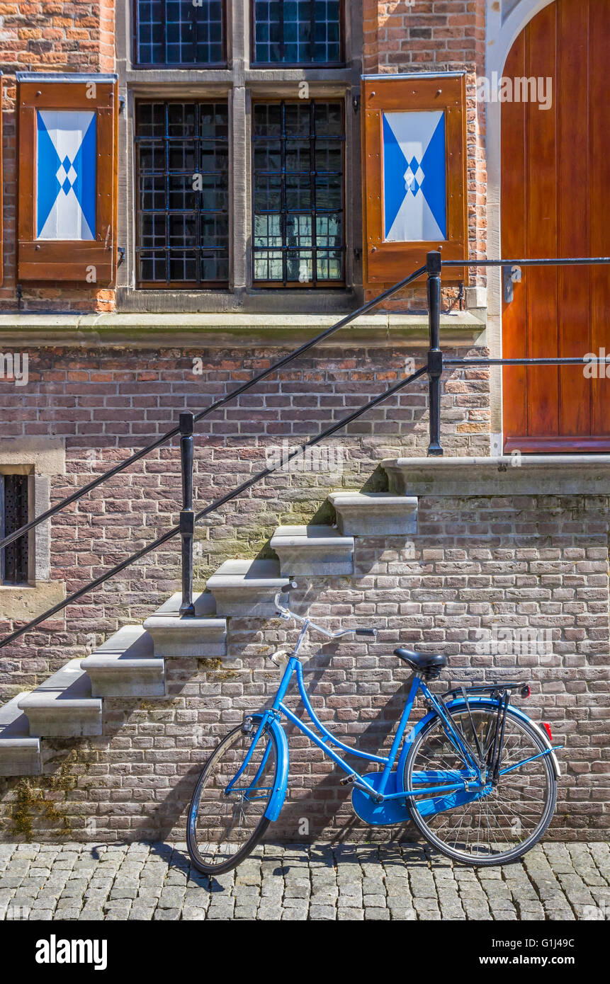 Old blue building hi-res stock photography and images - Alamy