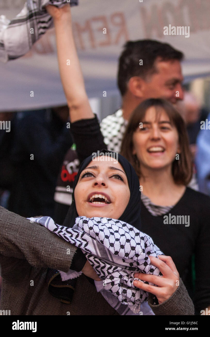 London, UK. 15th May, 2016. Pro-Palestinian activists remember the 68th ...