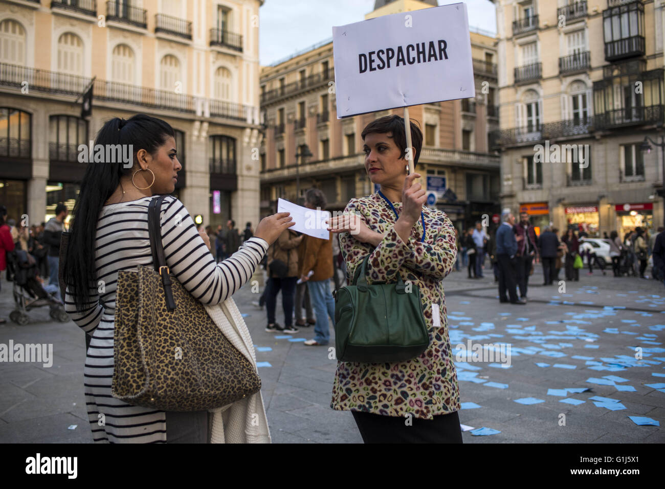 Madrid, Spain. 15th May, 2016. Thousand citizen met y Puerta del Sol ...