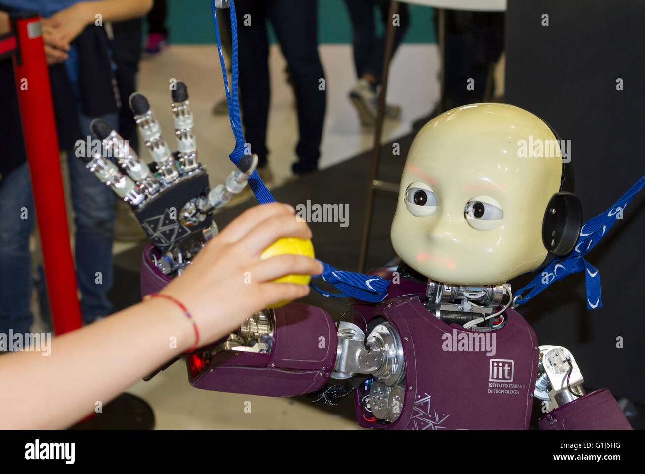 Humanoid robot icub hi-res stock photography and images - Alamy