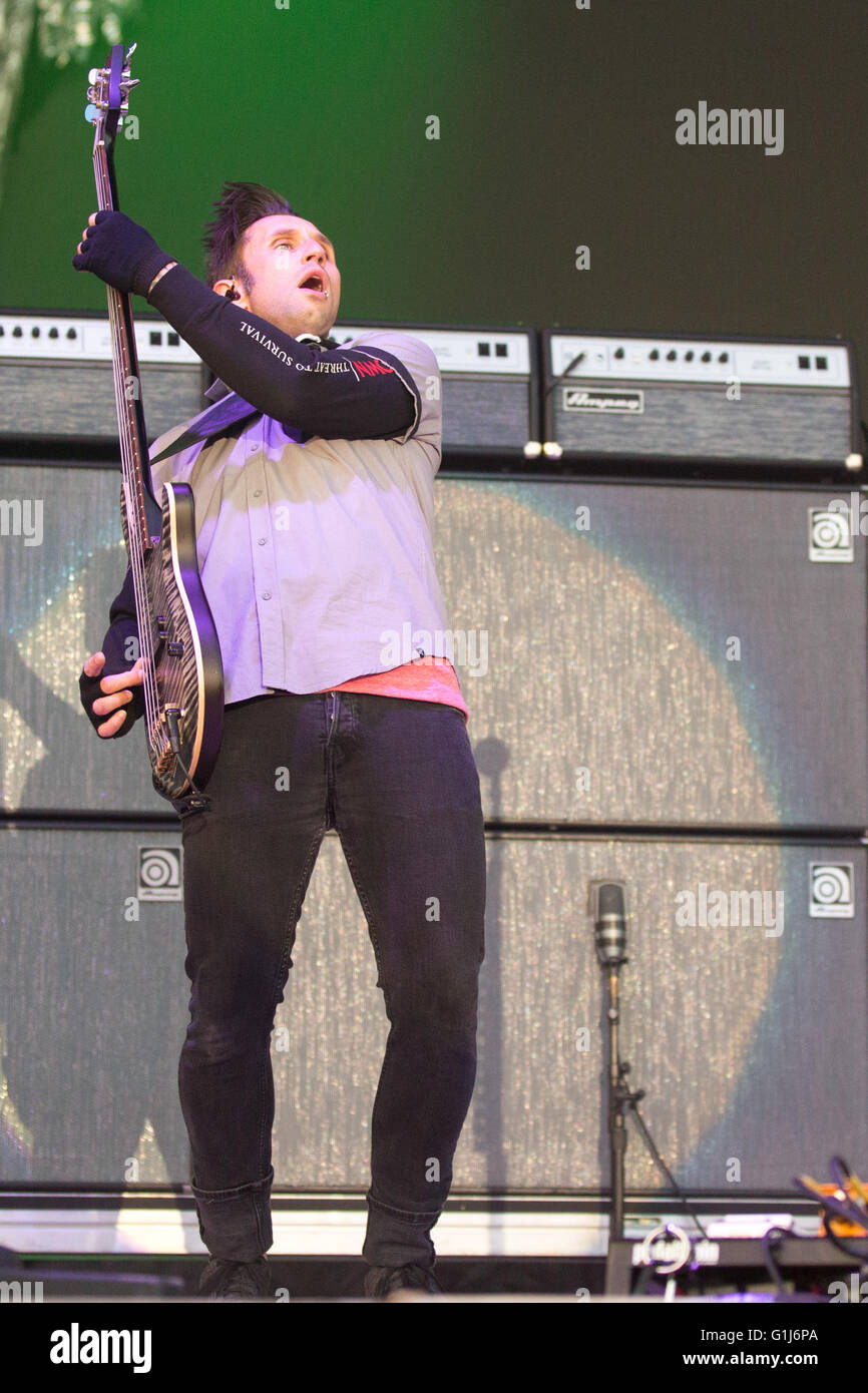 Somerset, Wisconsin, USA. 14th May, 2016. Bassist ERIC BASS of ...