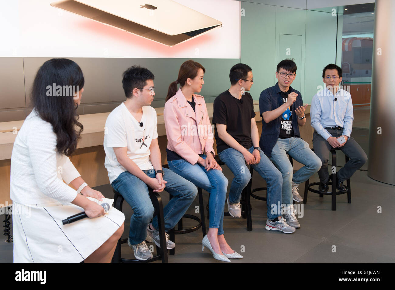 Beijing, China. 16th May, 2016. Five representatives of Chinese app ...