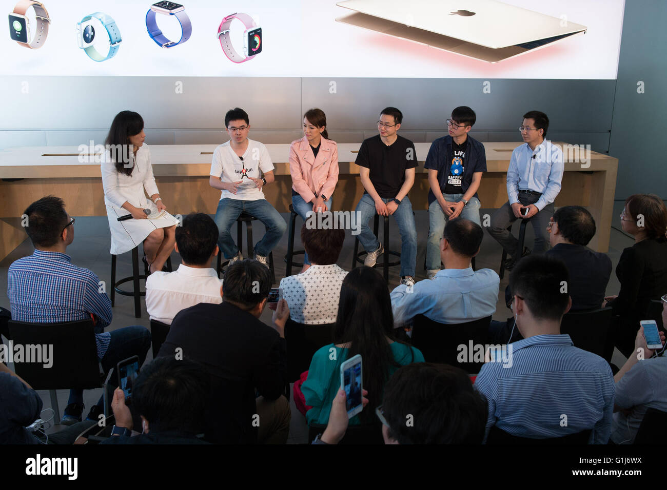 Beijing, China. 16th May, 2016. Five representatives of Chinese app ...