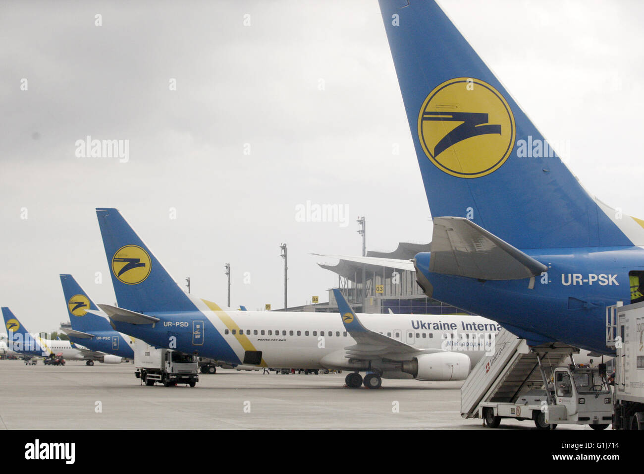 Ukrainian international airlines hi-res stock photography and images ...