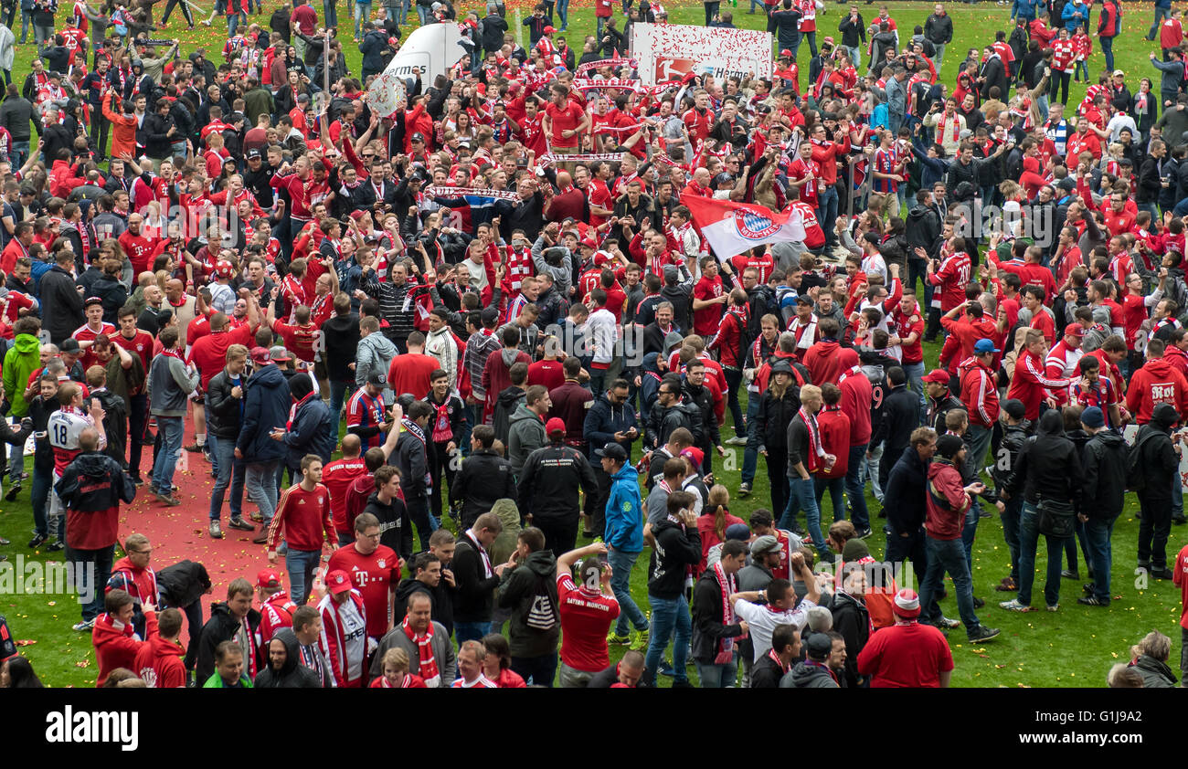 Munich, Germany. 14th May, 2016. Munich's fans storming the field after ...