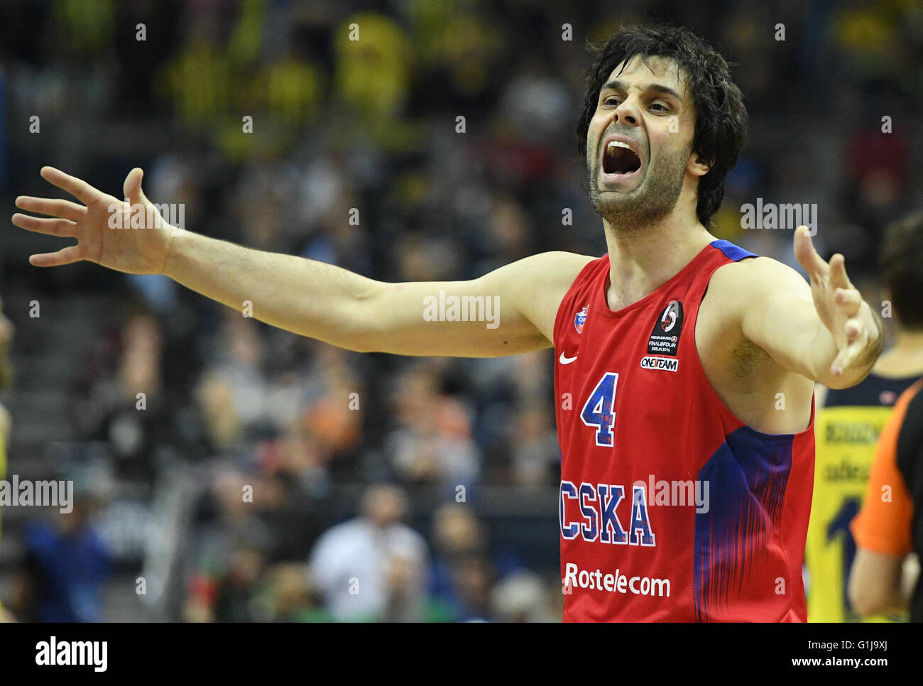 Berlin, Germany. 15th May, 2016. Milos Teodosic (R) of CSKA Moscow ...