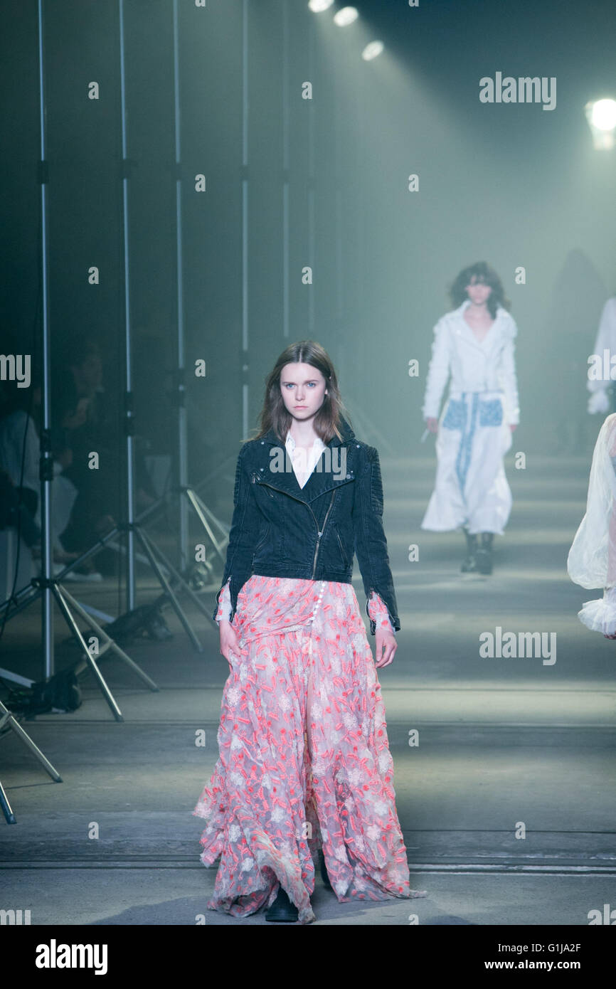Sydney, Australia. 16th May, 2016. Models on the catwalk for Australian ...