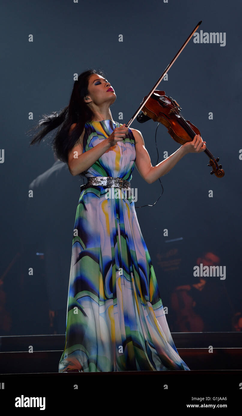 Vanessa mae violinist hi-res stock photography and images - Alamy