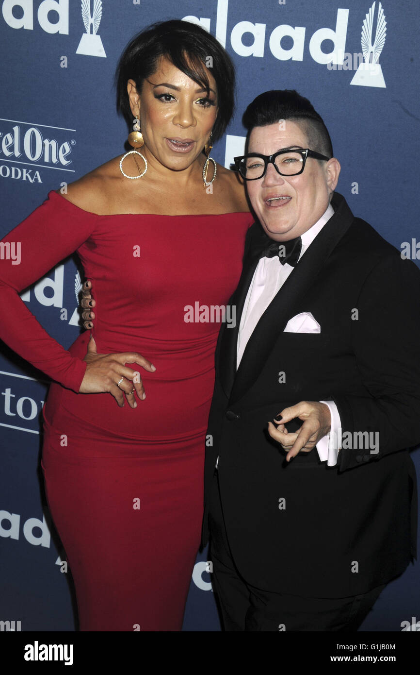 New York City. 14th May, 2016. Selenis Leyva and Lea DeLaria attend the ...