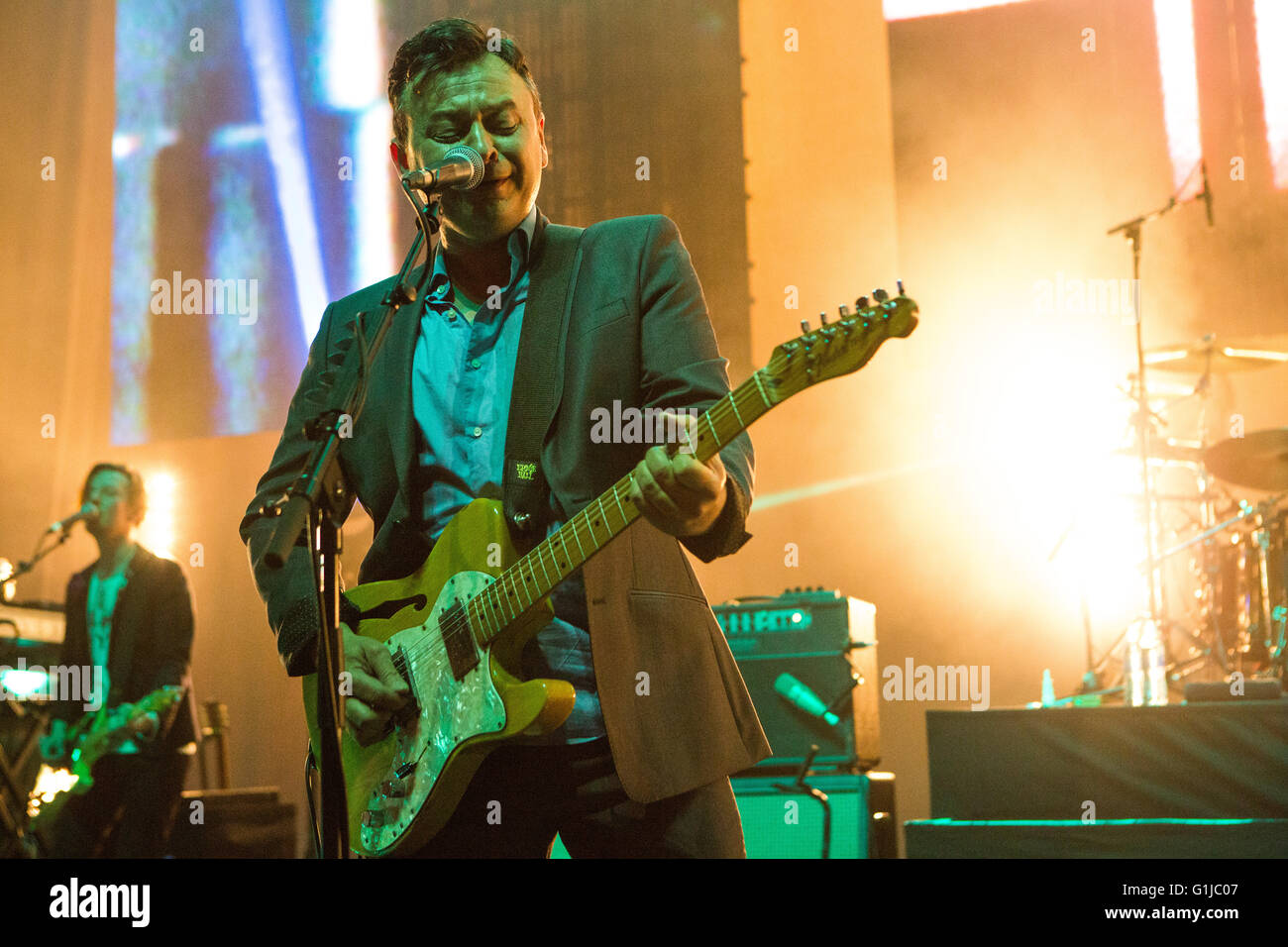 Sean moore of the manic street preachers hi-res stock photography and ...