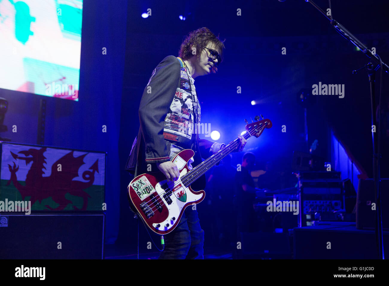 Sean moore of the manic street preachers hi-res stock photography and ...