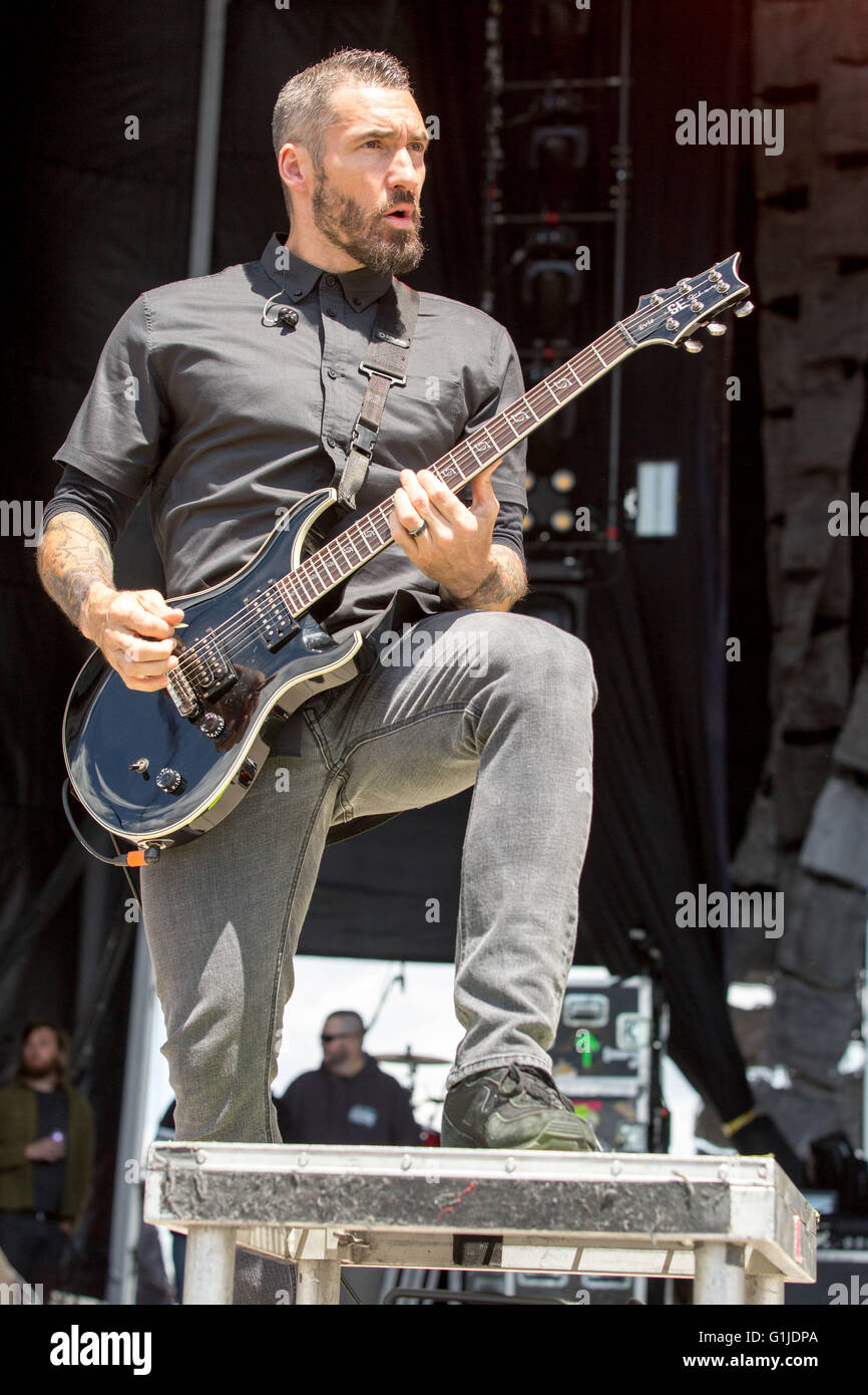 Somerset, Wisconsin, USA. 15th May, 2016. Guitarist CLINT LOWERY of ...