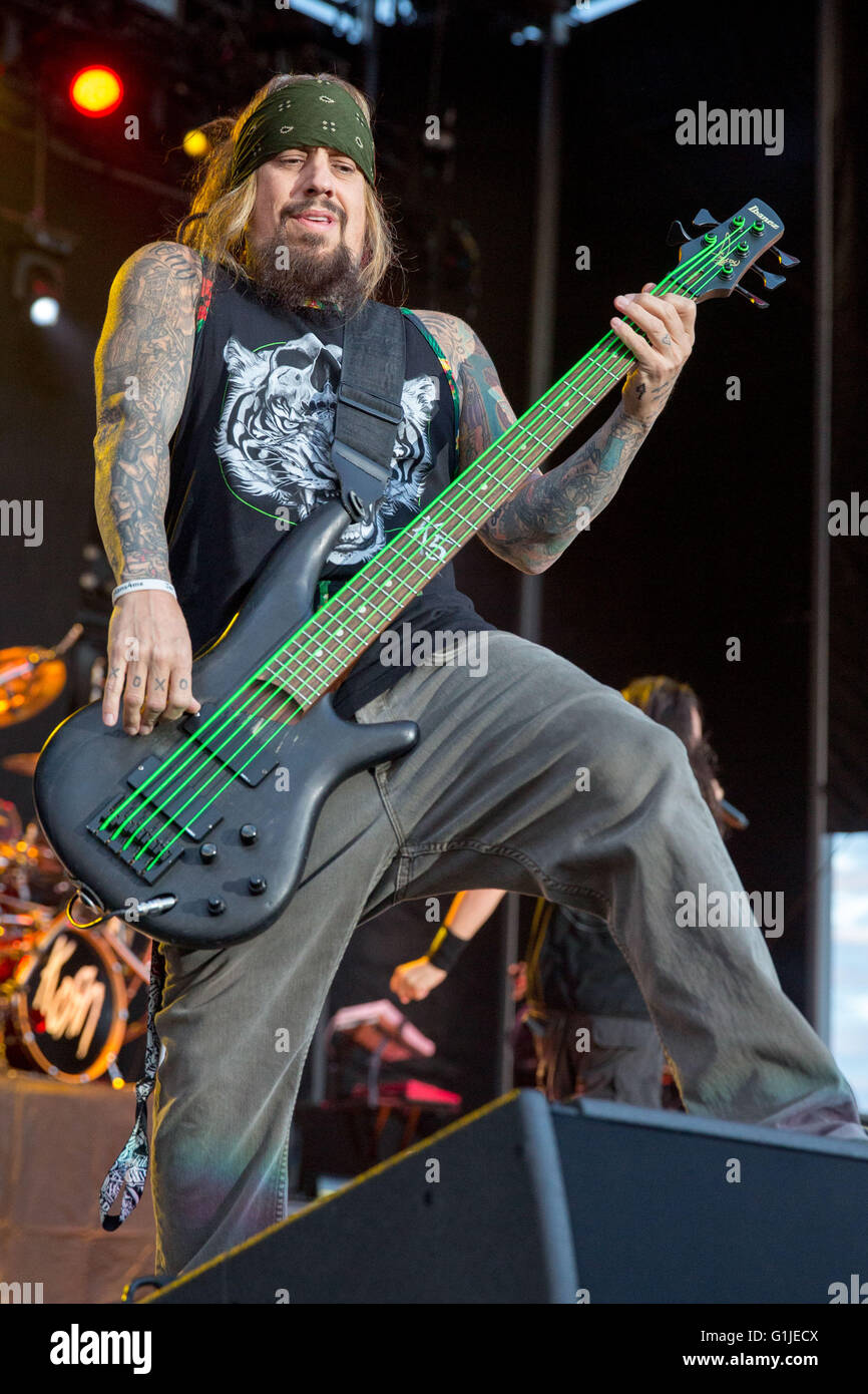 Somerset, Wisconsin, USA. 15th May, 2016. Bassist REGINALD ''FIELDY ...