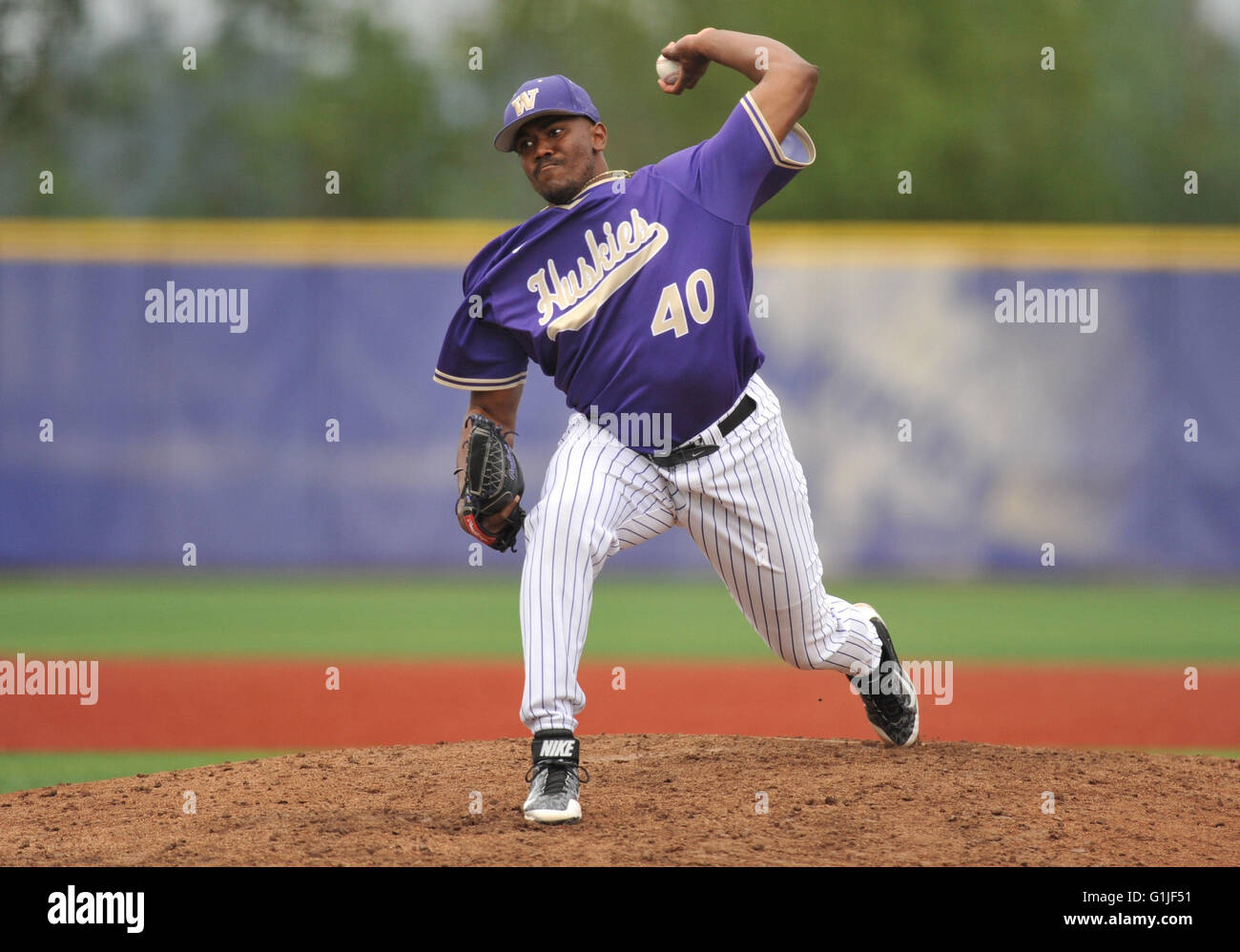 University of Washington pitcher Greg Minier (40) throws a strike in a ...