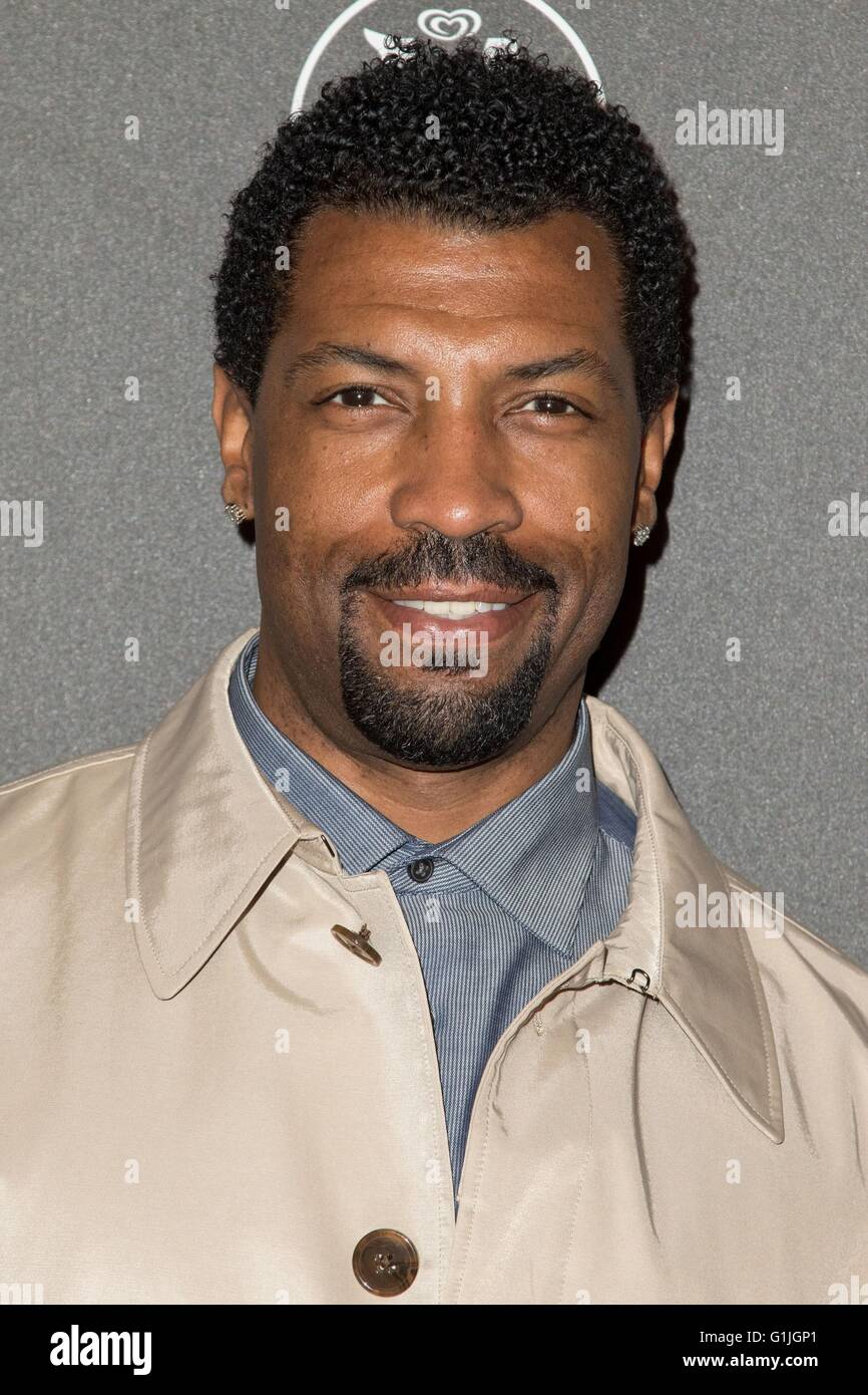 Deon cole hi-res stock photography and images - Alamy