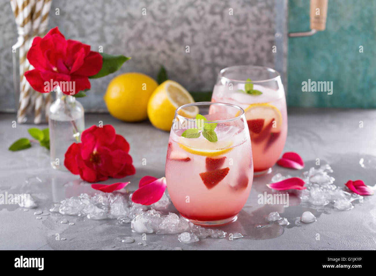 Strawberry lemonade hi-res stock photography and images - Alamy