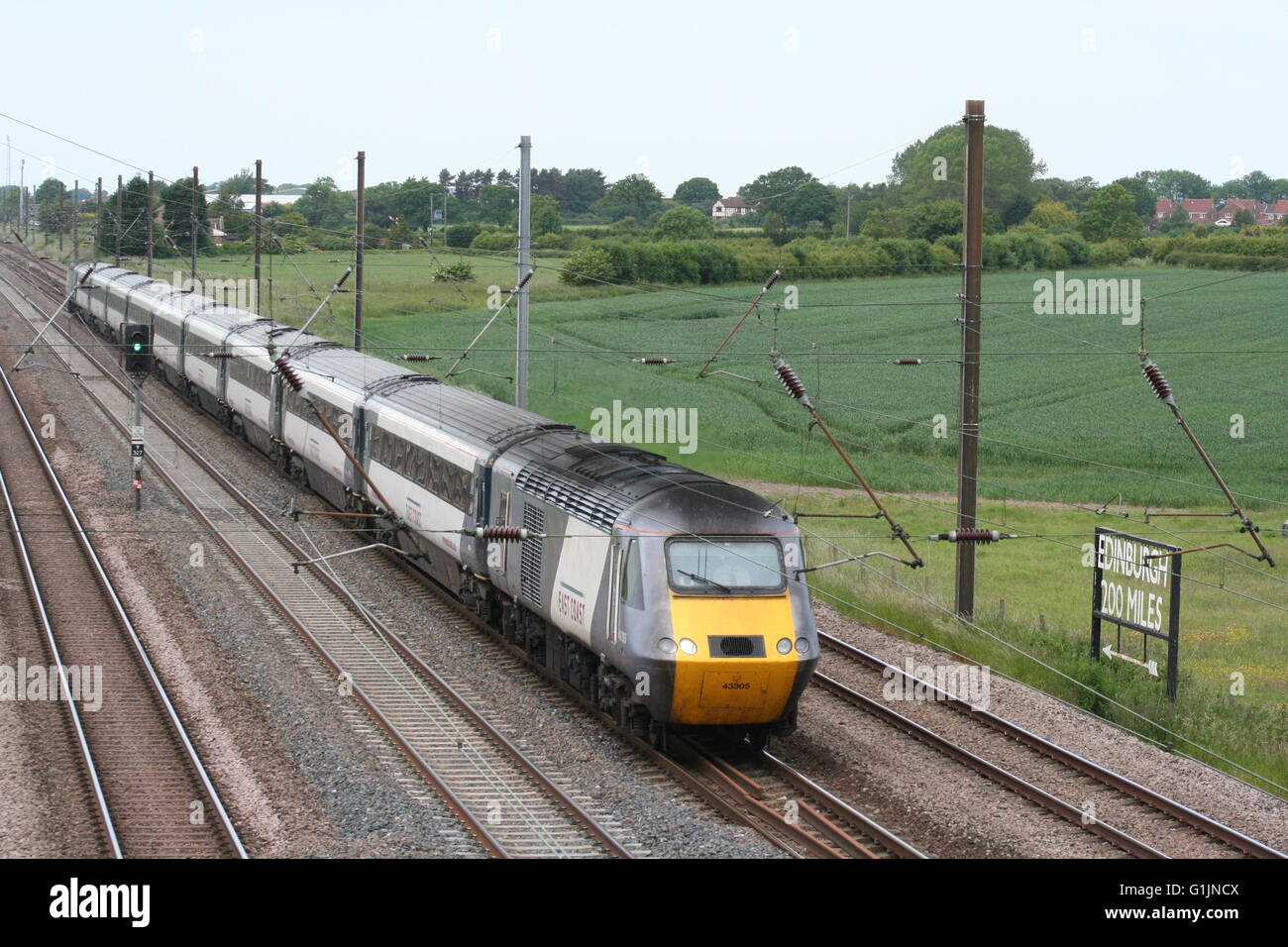 East Coast HST speeds south at Skelton, Yorkshire Stock Photo - Alamy