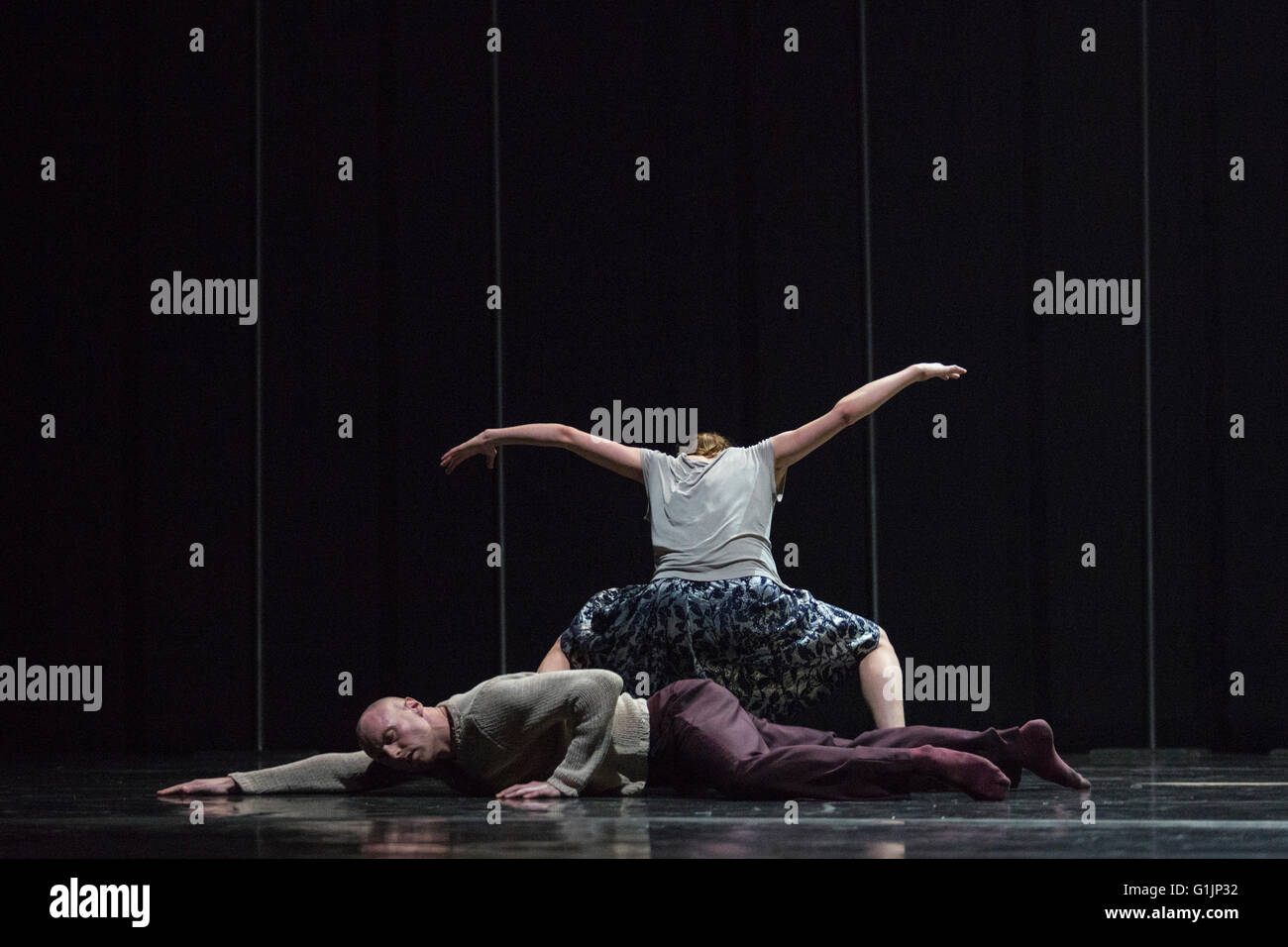 Rehearsal choreographer on stage hi-res stock photography and images ...