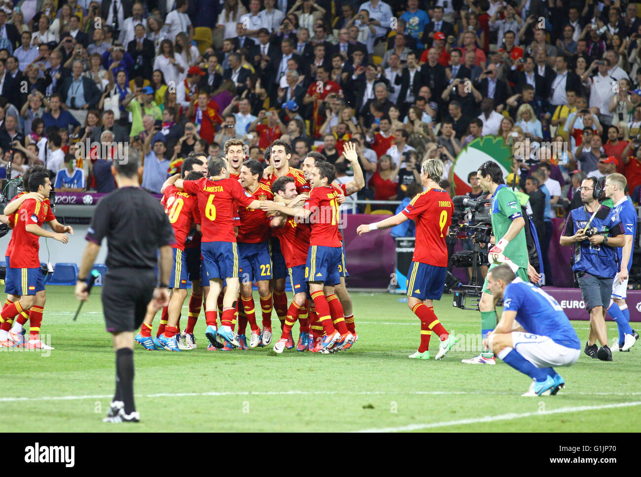 Spain euro 2012 final trophy hi-res stock photography and images - Alamy