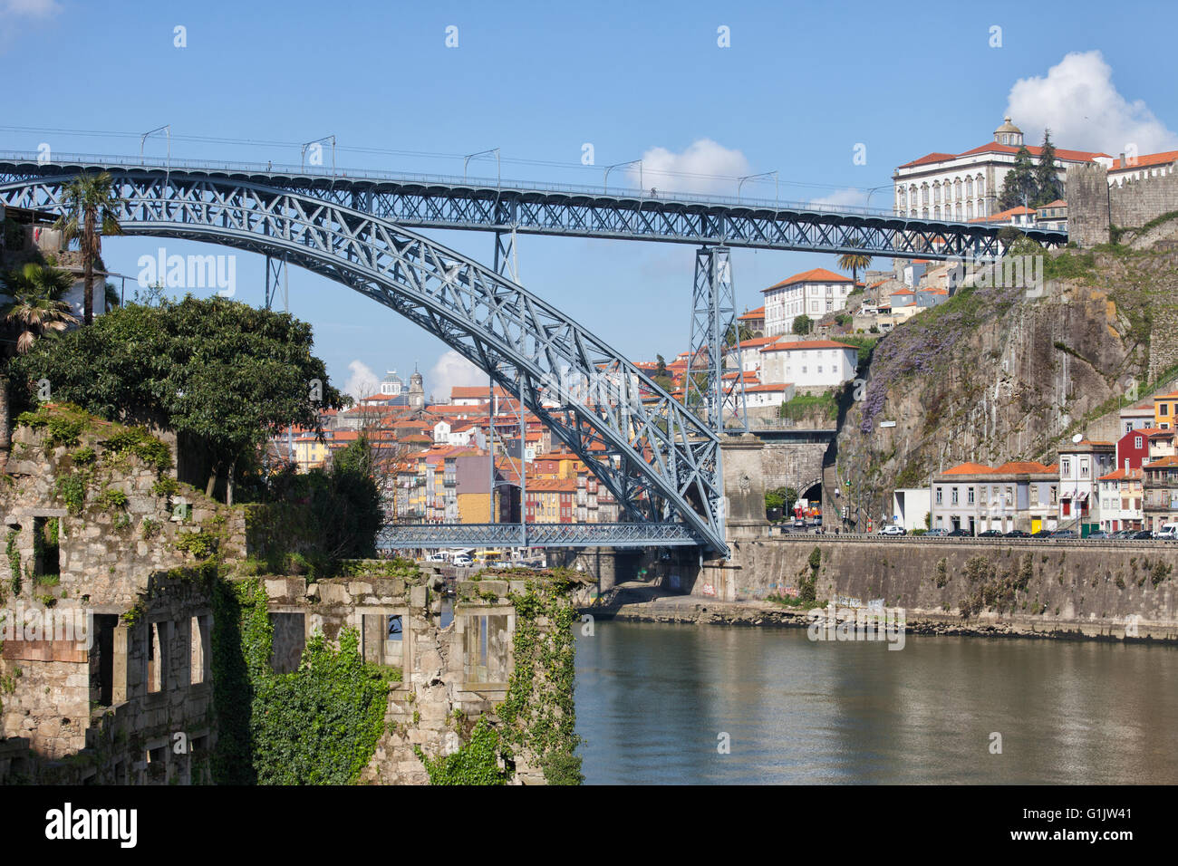 Portugal, Porto, old building ruins at Vila Nova de Gaia, view on Ponte ...