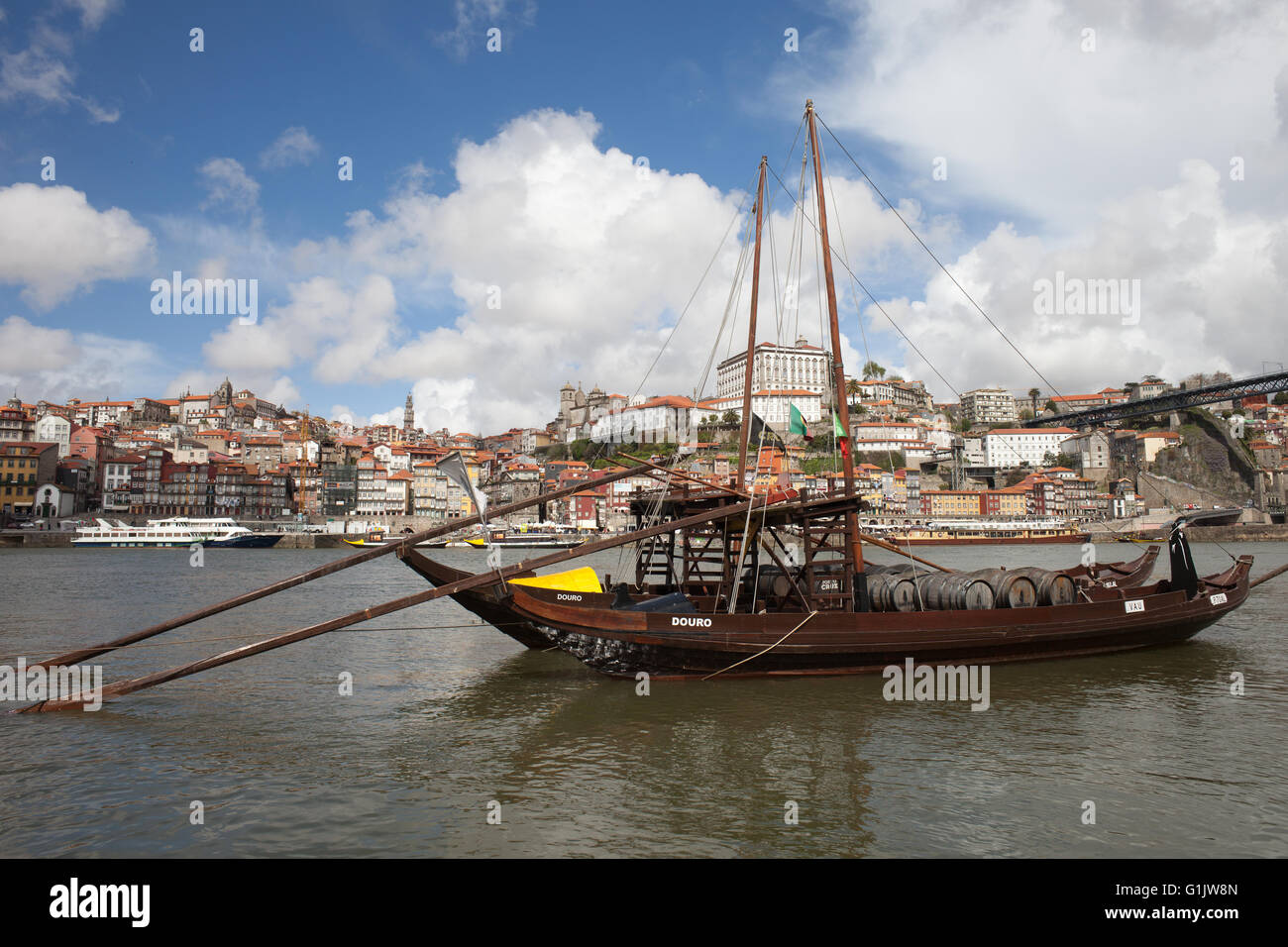 Portuguese boats hi-res stock photography and images - Alamy