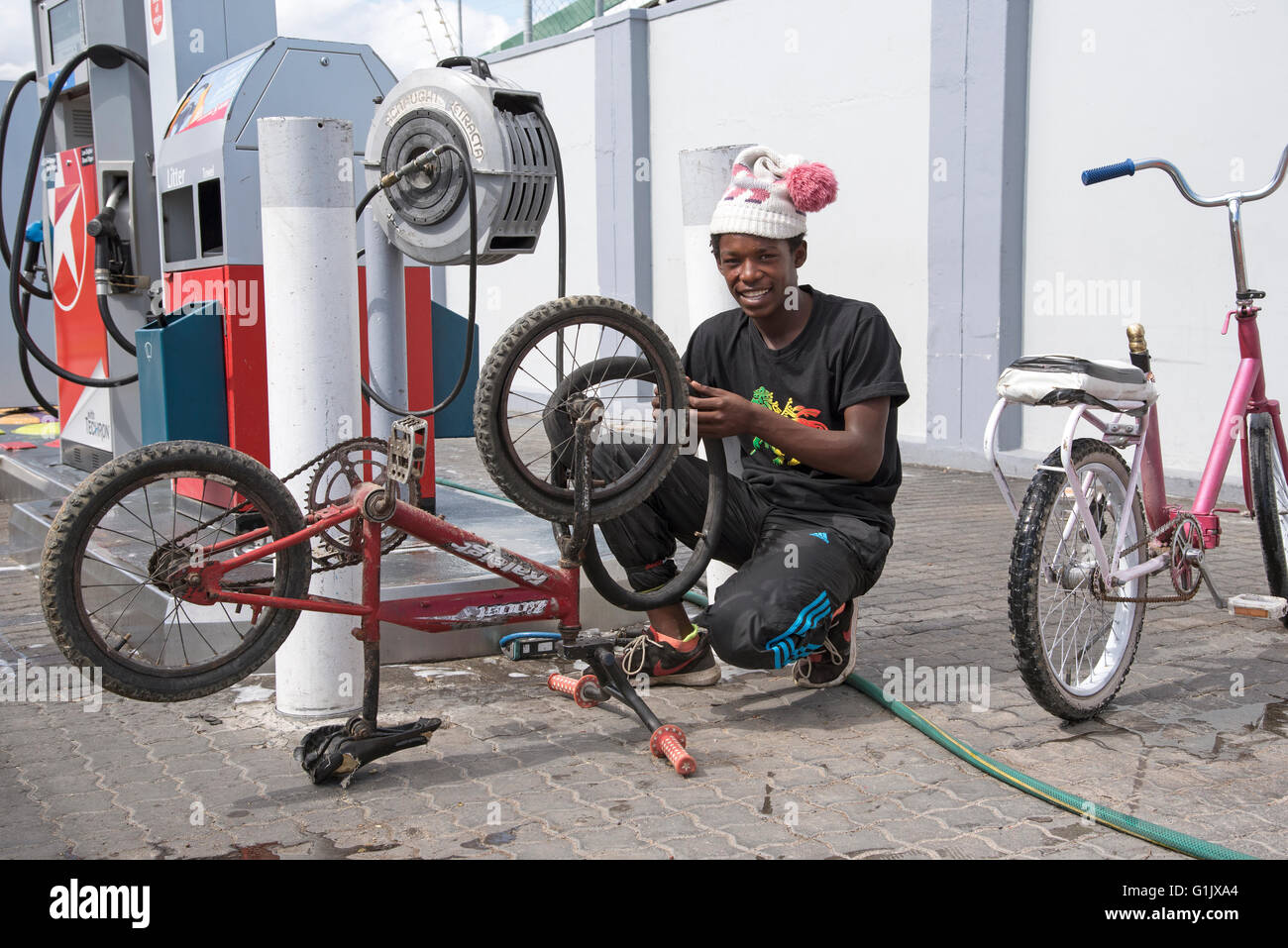 Puncture repair hi-res stock photography and images - Alamy
