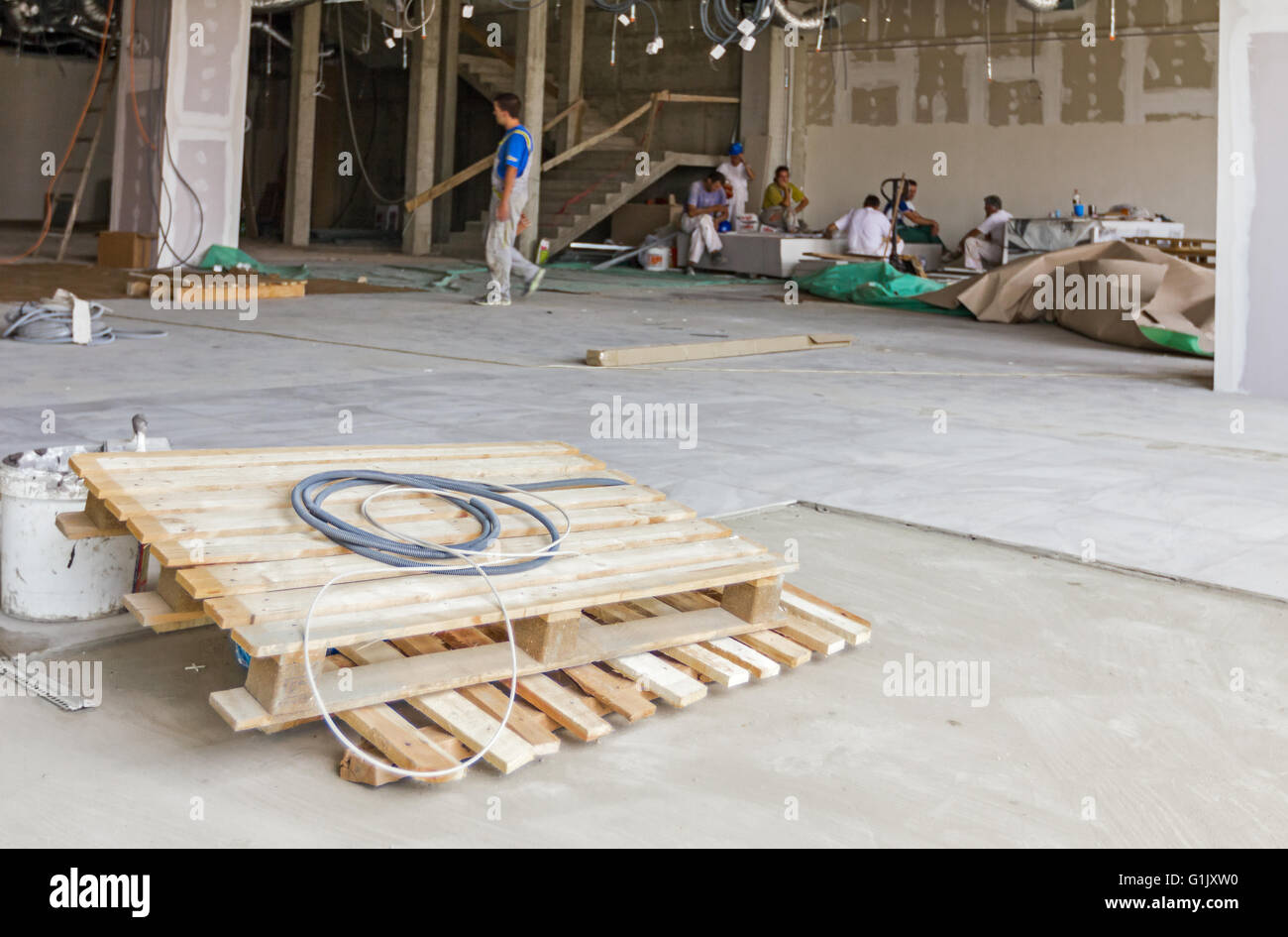 Standard pallet hi-res stock photography and images - Alamy