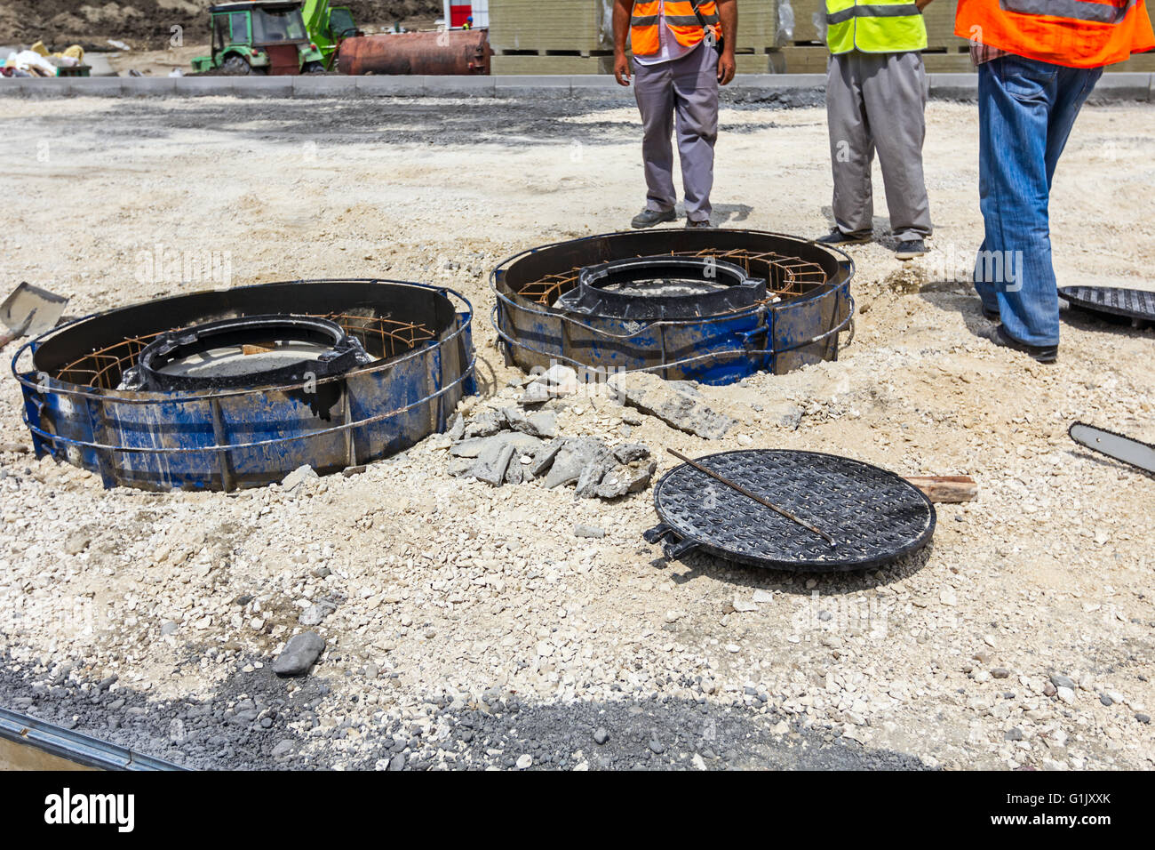 Manhole Worker Stock Photos & Manhole Worker Stock Images - Alamy