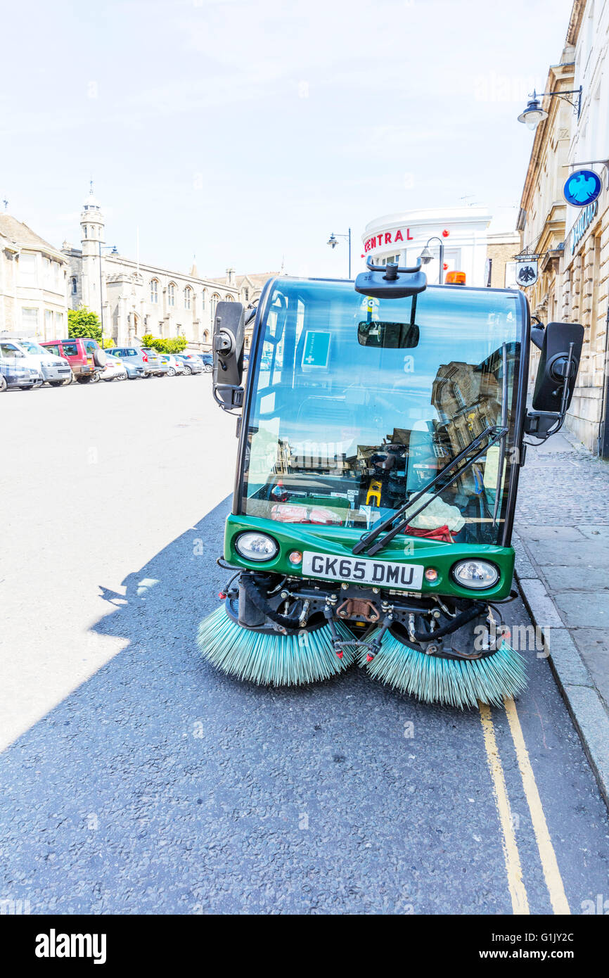 Road sweeping machine roadsweeping mechanical street cleaner brushes on ...