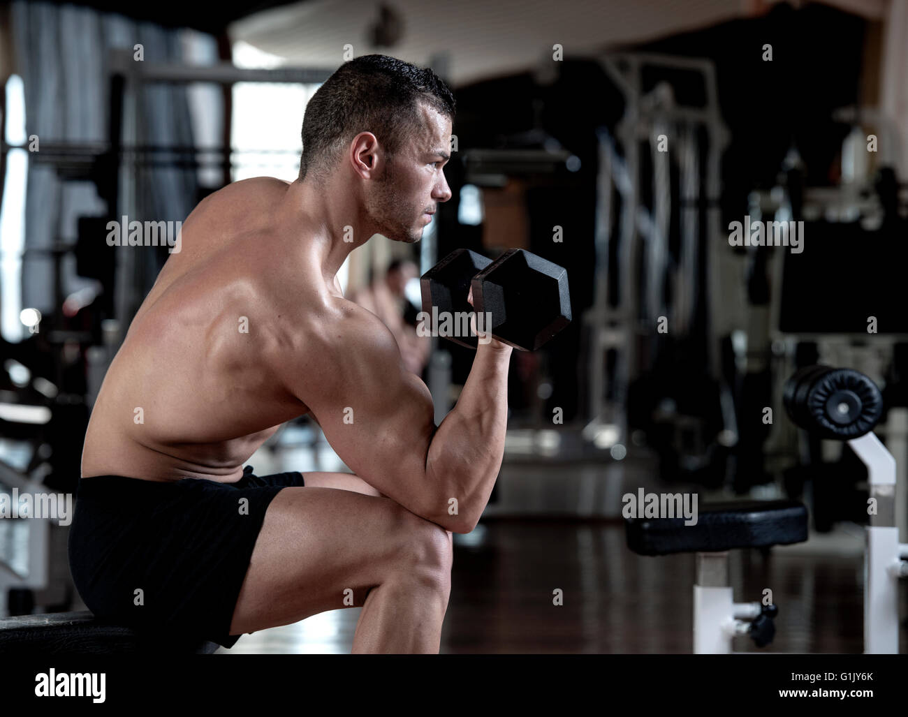 Athletic bodybuilder hi-res stock photography and images - Alamy
