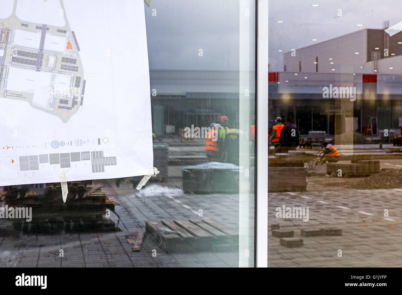 Master landscape, layout plan attached to the showcase of new shopping ...