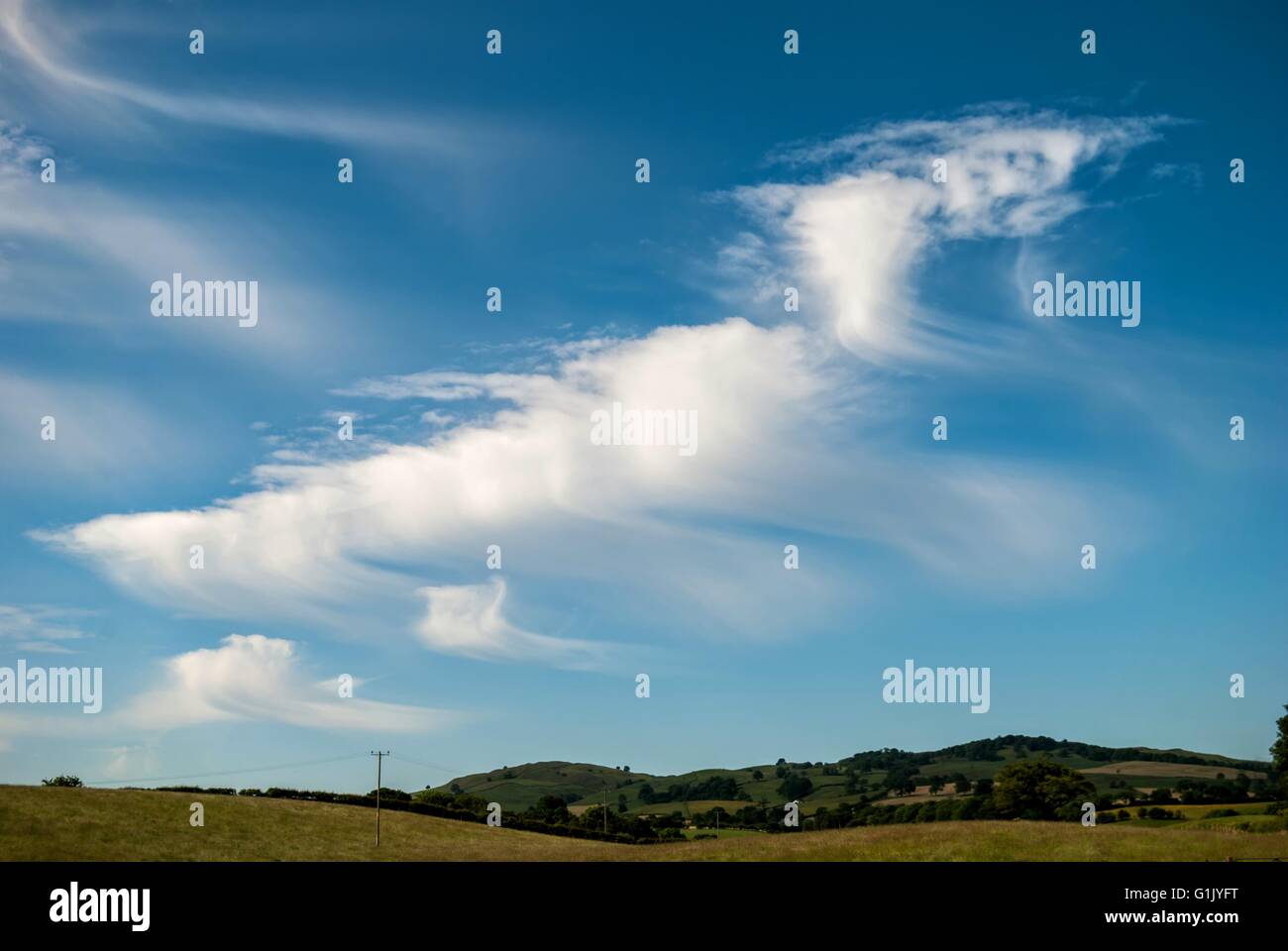 Cirrus fall streaks Stock Photo - Alamy