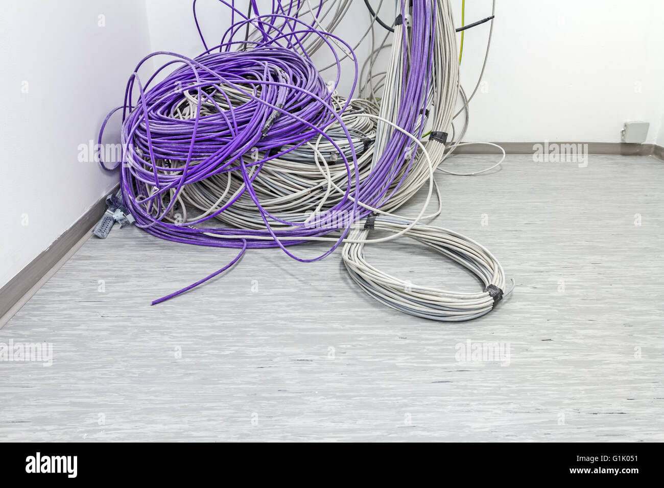 Tangled ethernet cables hi-res stock photography and images - Alamy
