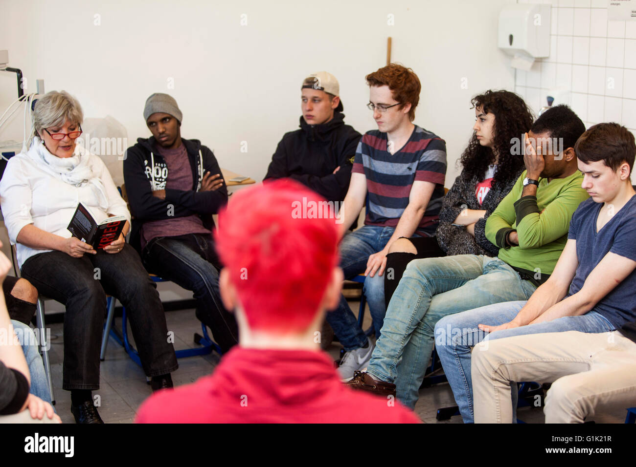 Black young women at the junior high school hi-res stock photography ...