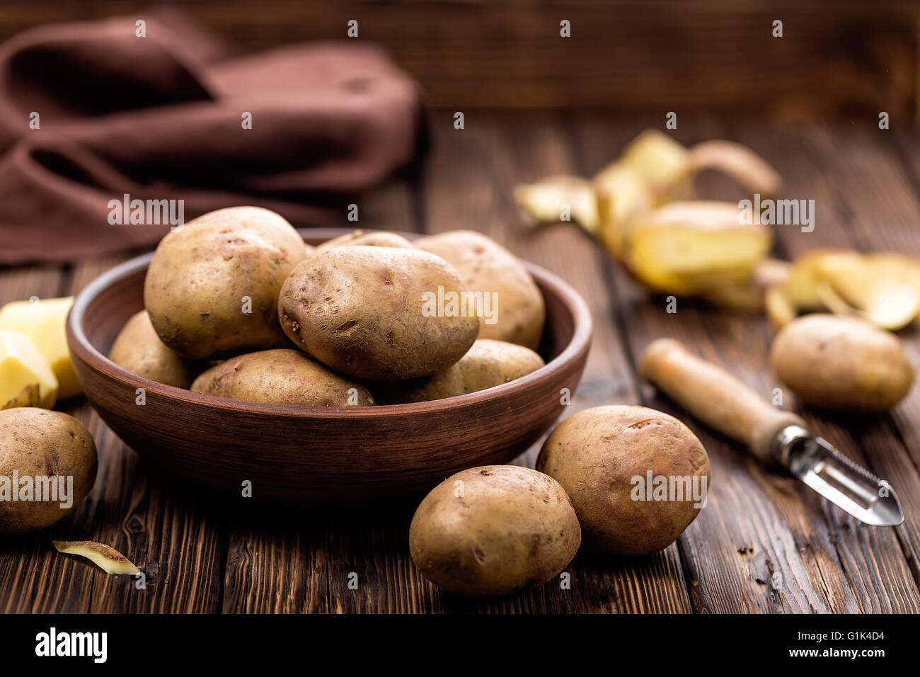 Raw potato hi-res stock photography and images - Alamy