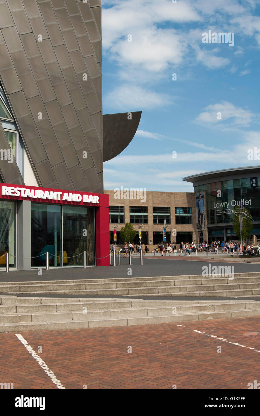 Lowry outlet shopping mall manchester hi-res stock photography and ...