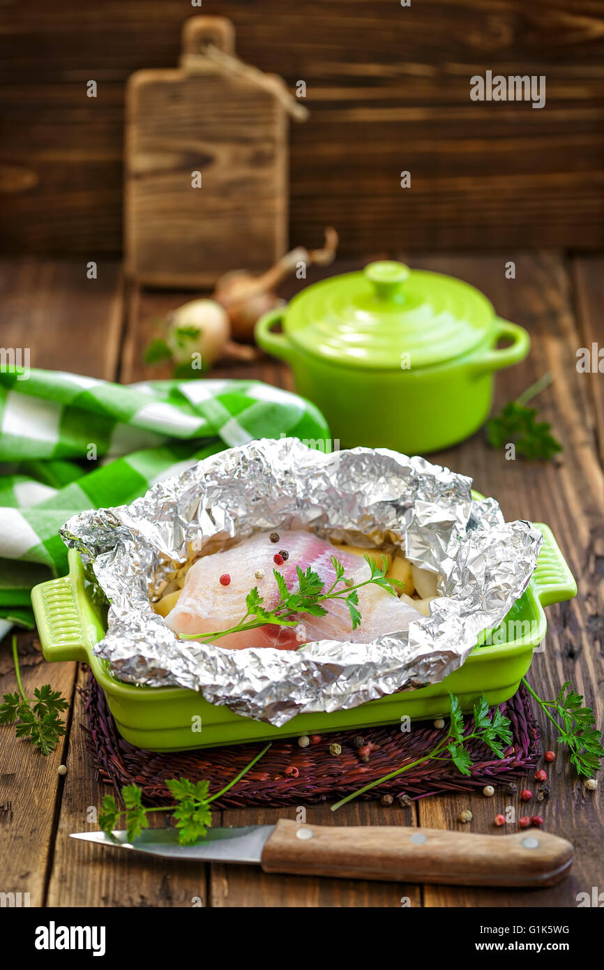 Unprepared fish hi-res stock photography and images - Alamy