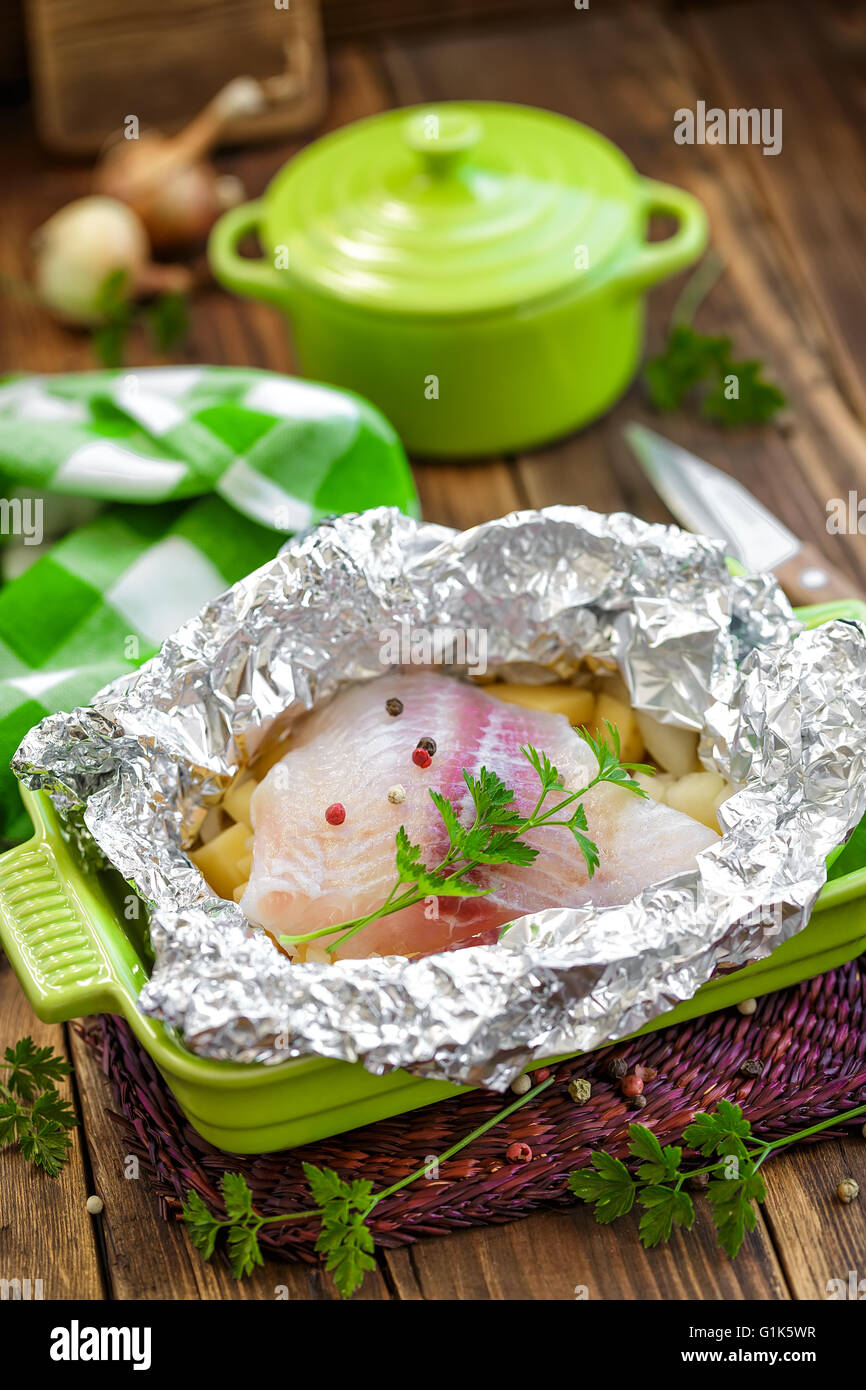 Unprepared fish hi-res stock photography and images - Alamy