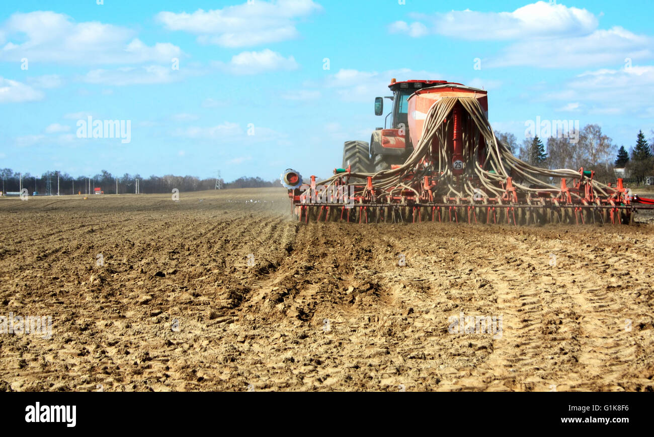 Field sowing hi-res stock photography and images - Alamy