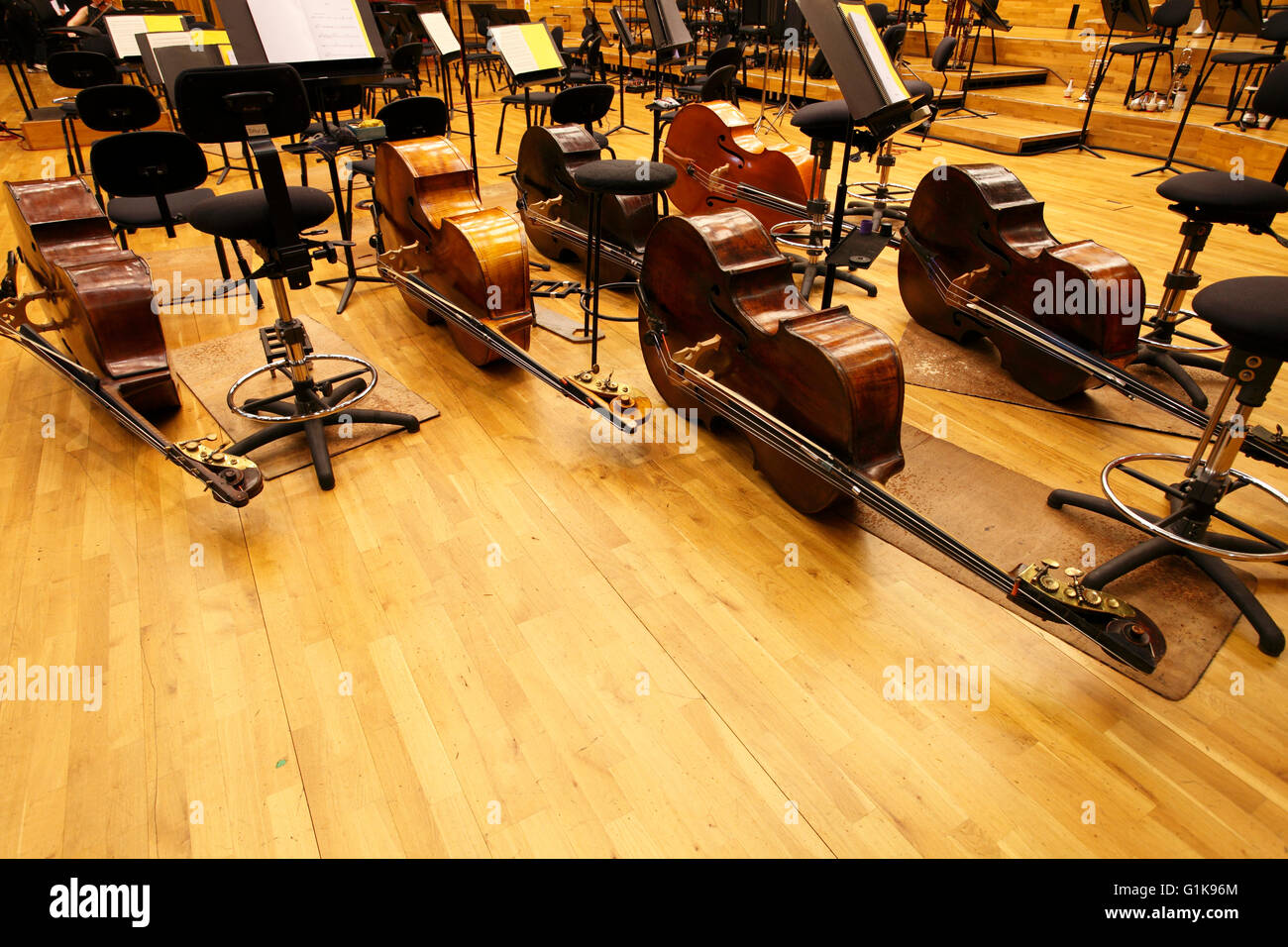 Double basses hi-res stock photography and images - Alamy