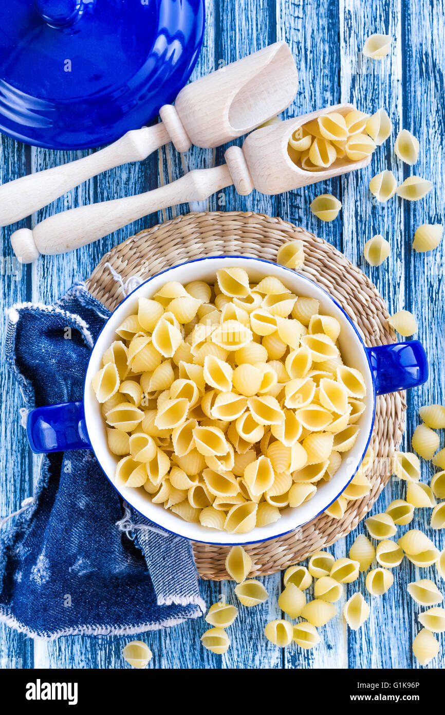 Conchigliette pasta shells hi-res stock photography and images - Alamy