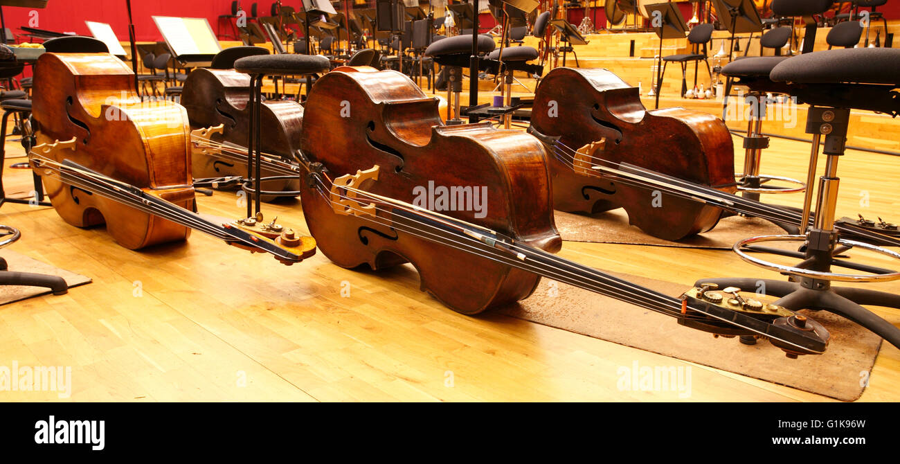 Double basses hi-res stock photography and images - Alamy