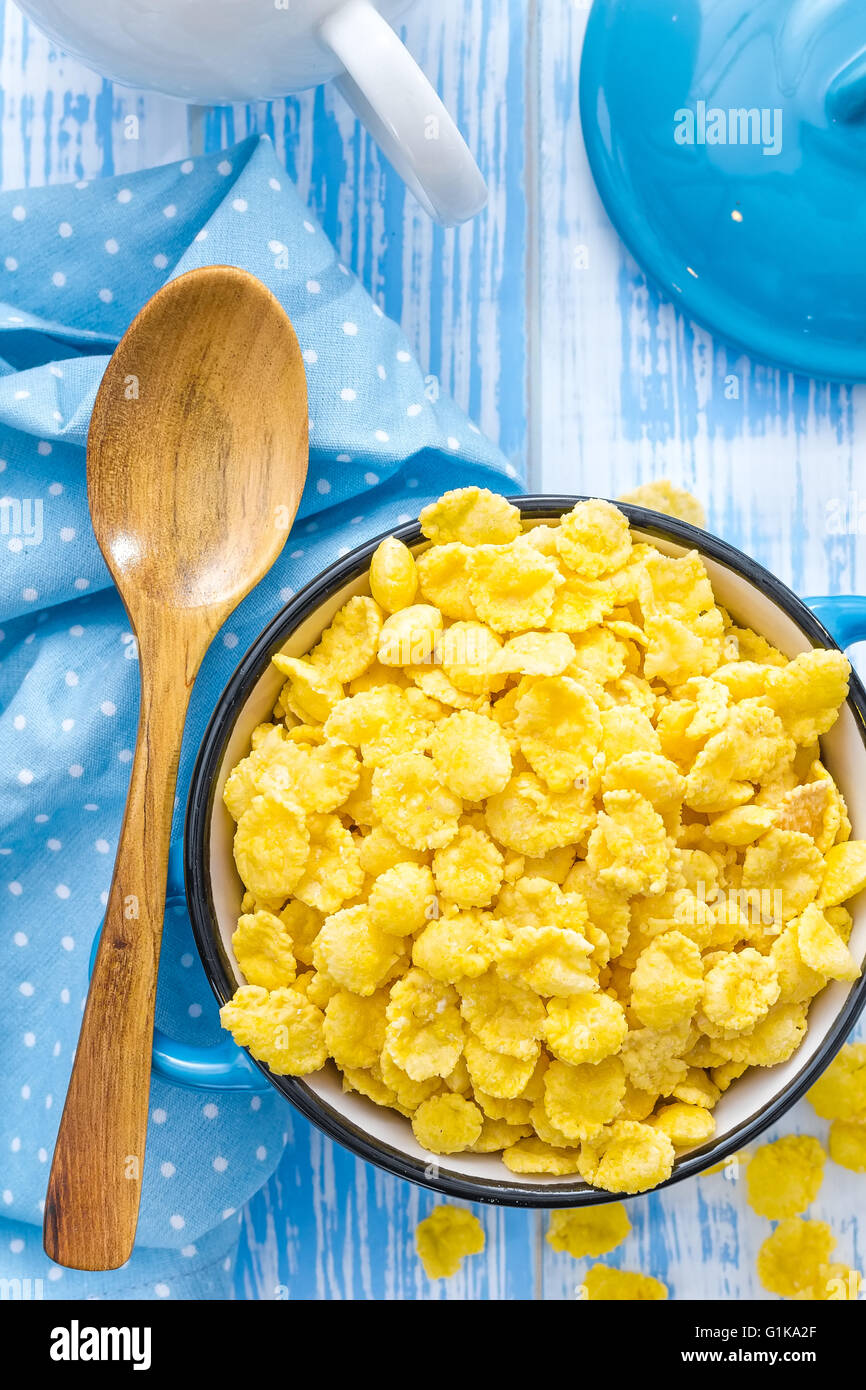 Kitchen groceries cornflakes hi-res stock photography and images - Alamy