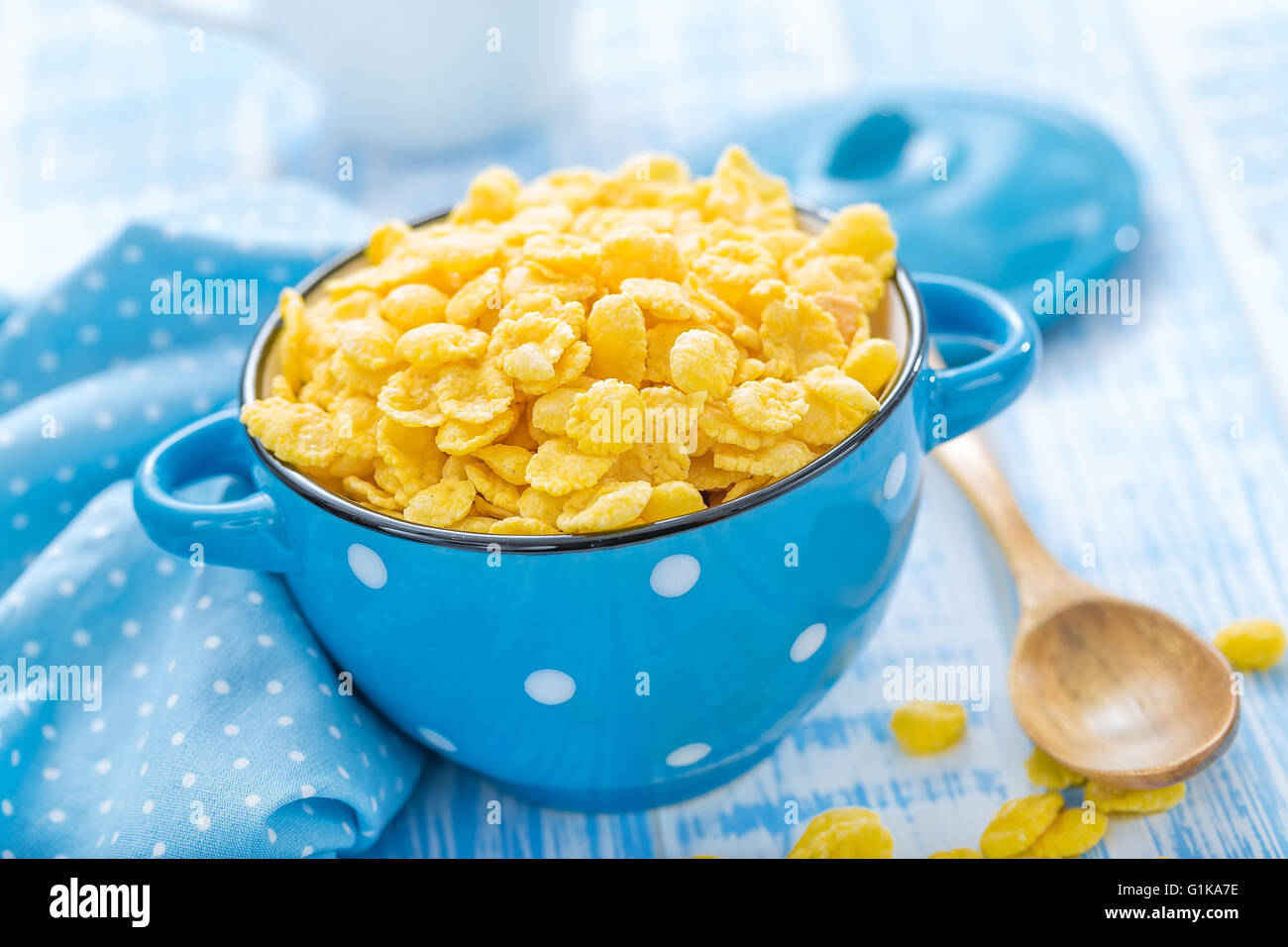 Kitchen groceries cornflakes hi-res stock photography and images - Alamy