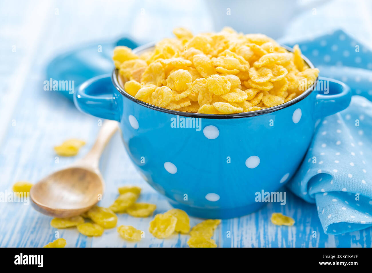 Kitchen groceries cornflakes hi-res stock photography and images - Alamy